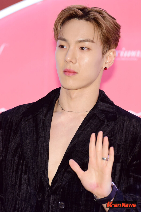 MONSTA X's Shownu Sends a Heartfelt Gesture to Fans