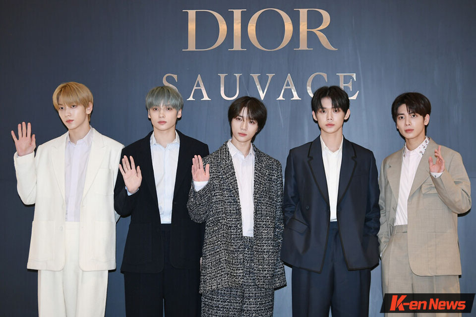 TOMORROW X TOGETHER Shines with Stunning Visuals