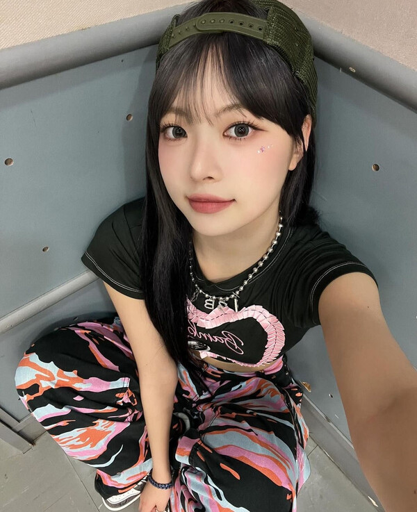 LE SSERAFIM's Hong Eun Chae Shares Adorable Daily Life, "Gaining Global ...