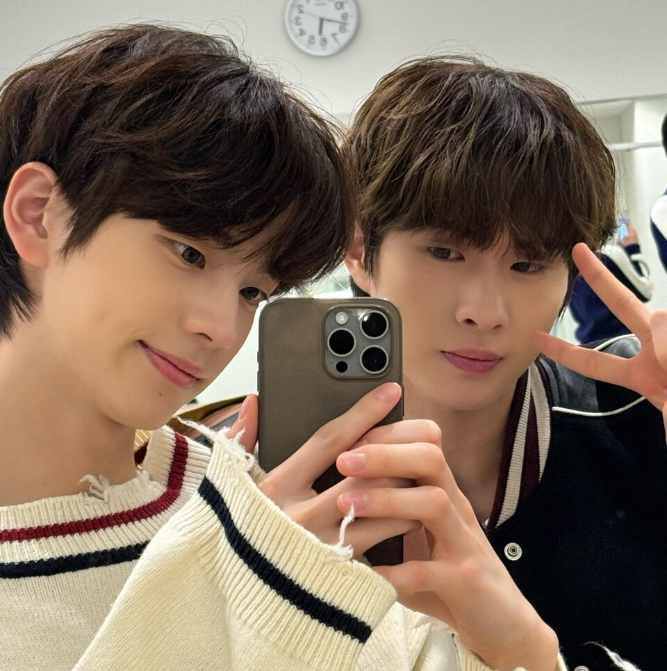 TWS, Bursting with Cuteness in Shinyu and Kyungmin's Selfie