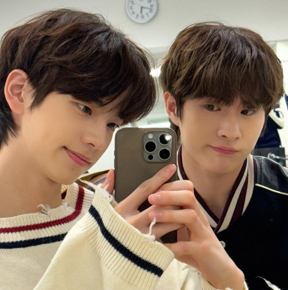 TWS, Bursting with Cuteness in Shinyu and Kyungmin's Selfie