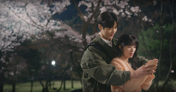 'Lovely Runner’ Seon-jae and Sol’s Sweet Romance.. But...