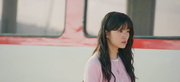 'Lovely Runner' Dominates Ratings with Emotional Breakup Storyline