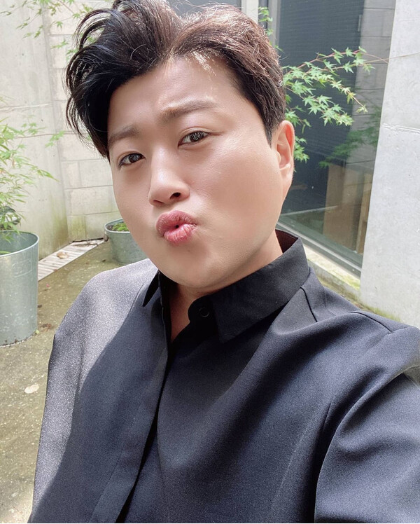 Public Sharply Divided Over Kim Ho-jung’s Concert Following Hit-and-Run ...