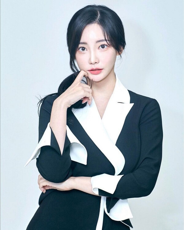 Sports Announcer Kwak Min-sun on Eye Injury: 'Facing Treatment with Hope'