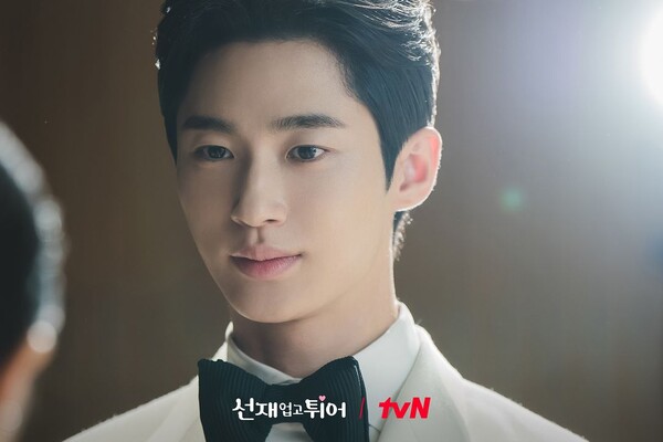 Sun-jae ♥ Sol Wedding Photos from "Lovely Runner" Revealed