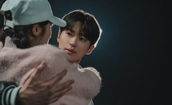Byeon Woo-seok and Kim Hye-yoon Share a Sweet Moment in 'Lovely Runner'