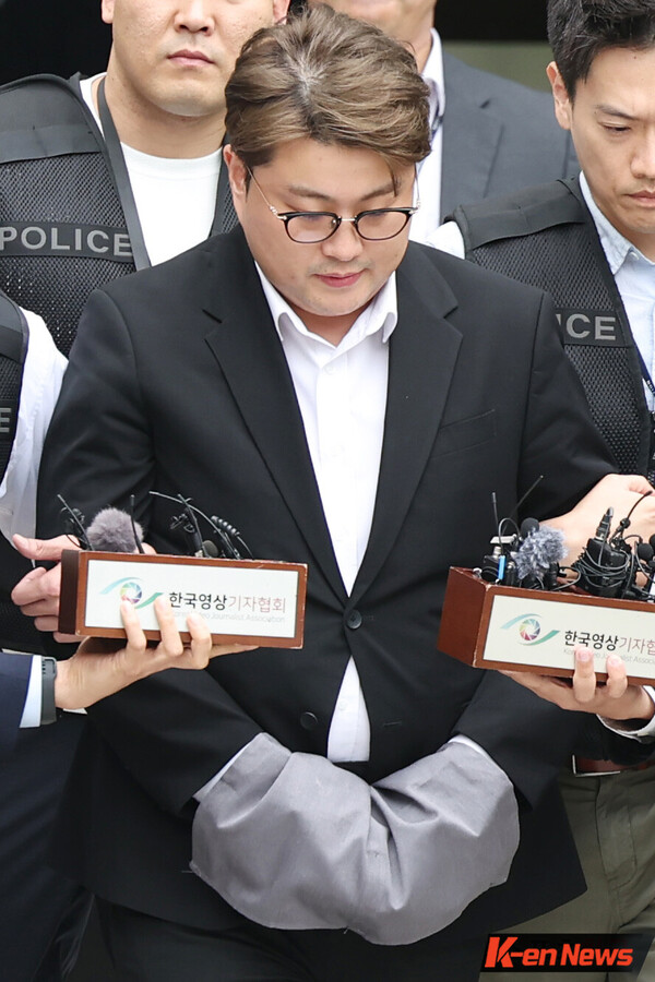 Programs Featuring Kim Ho-jung Halt VOD Services Due to DUI Hit-and-Run ...