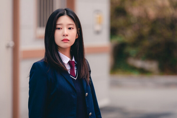 Kim Min-ju Makes Impactful Debut in Drama "Connection"