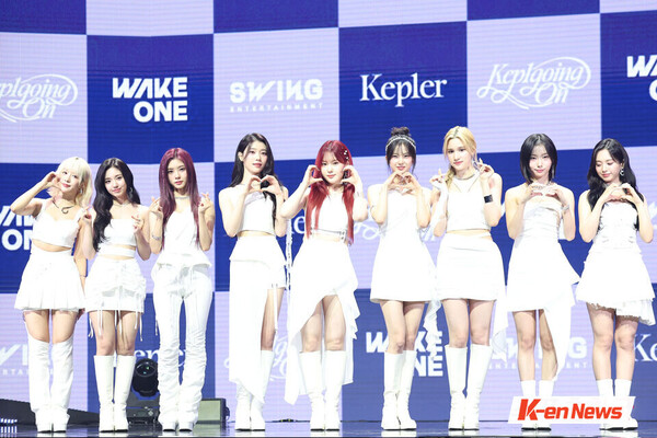 Kep1er to Continue as 7-Member Group After First Full Album Release