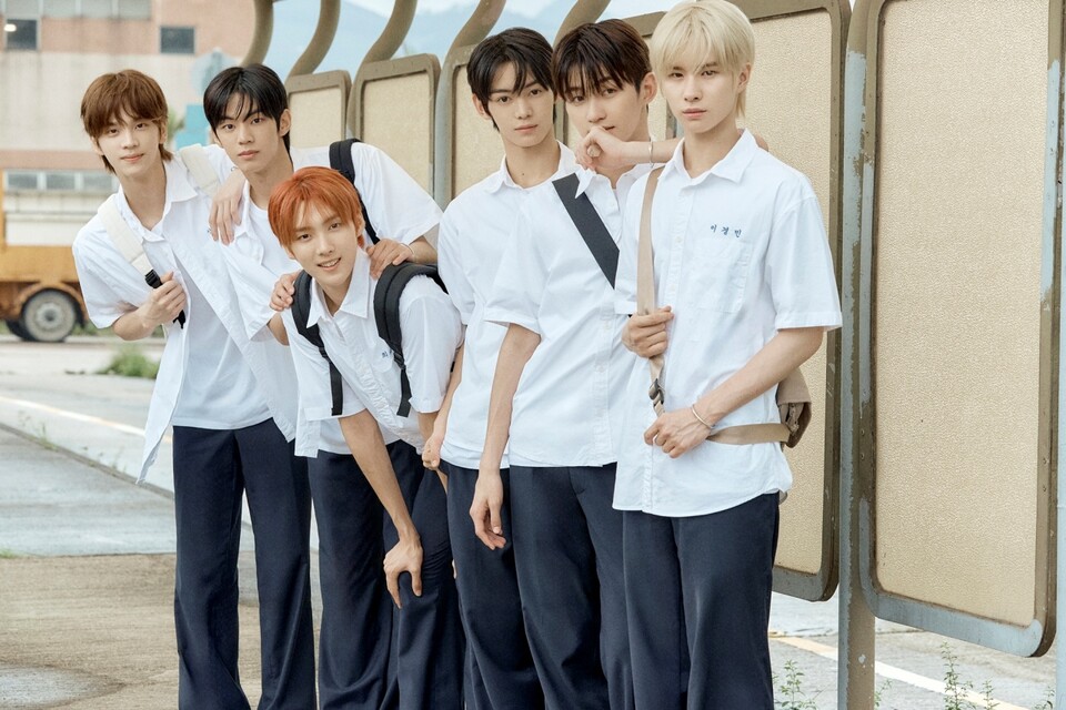 TWS Pre-Releases 'Hey! Hey!' The Start of a Refreshing Summer Journey!