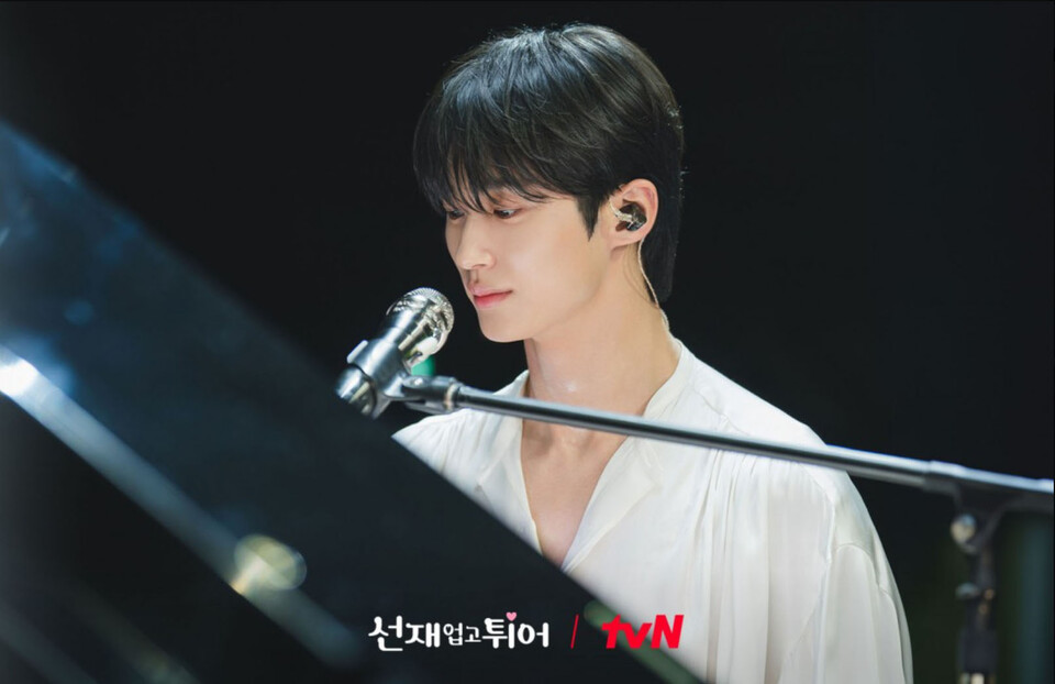 [Interview] ‘Lovely Runner’ Byun Woo-seok’s Journey from Unknown to Star