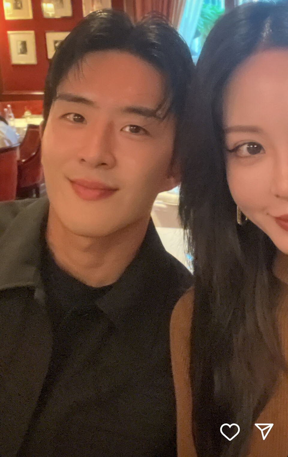 Han Ye-seul Flaunts Glamorous Figure in Neon Bra Top