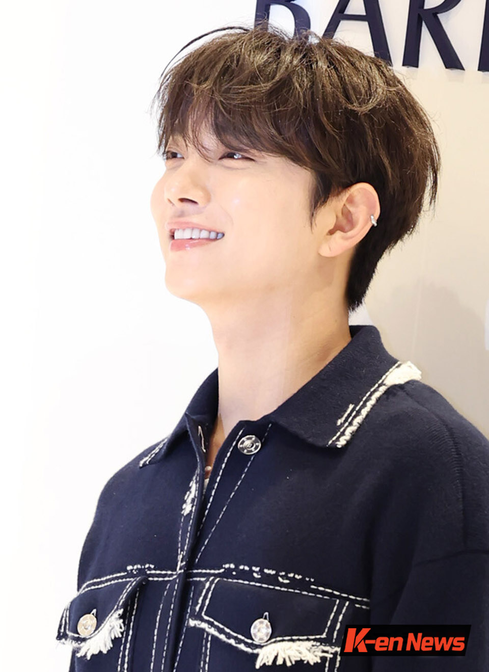 Seventeen Joshua Dazzles with Chic and Stylish Look