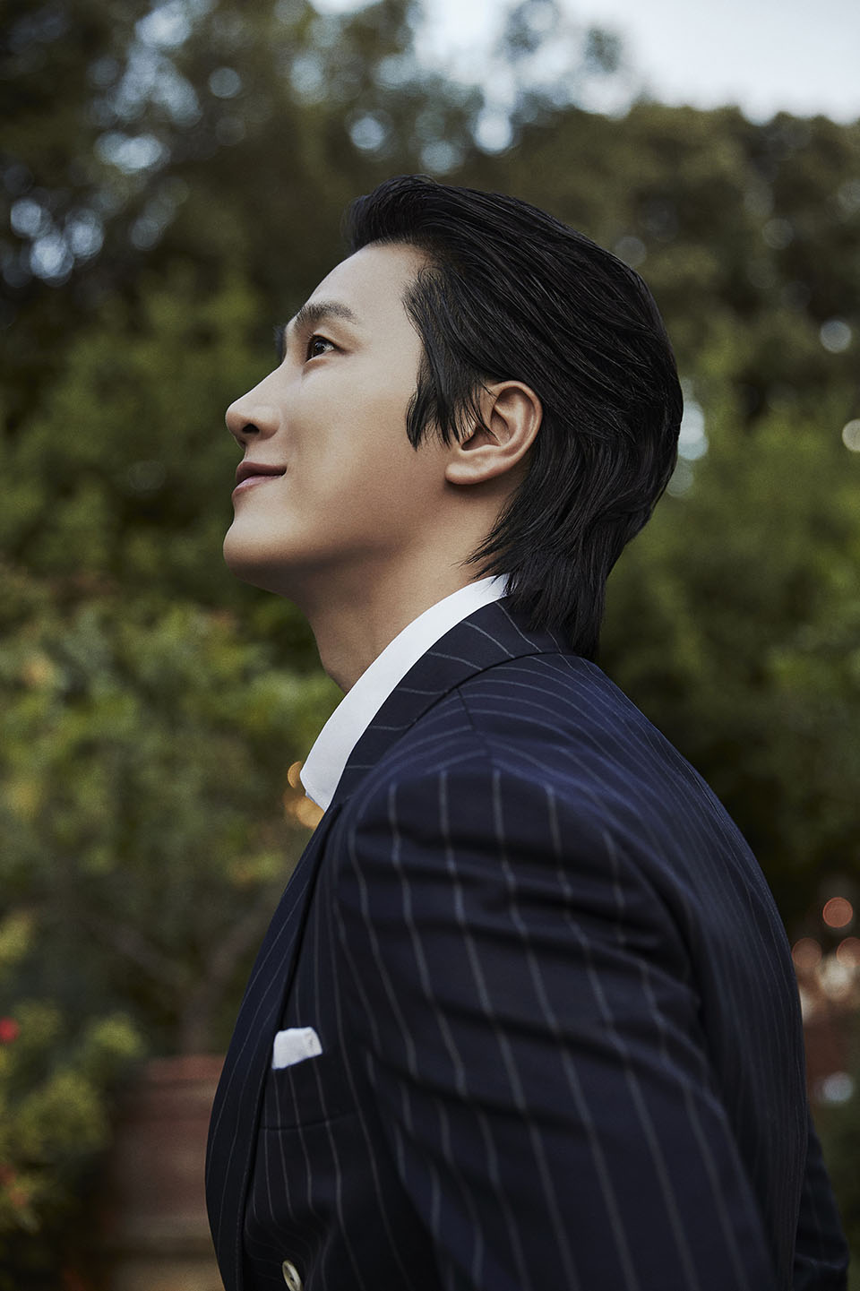 Ahn Bo-hyun's Sculpted Visuals Shine in Florence