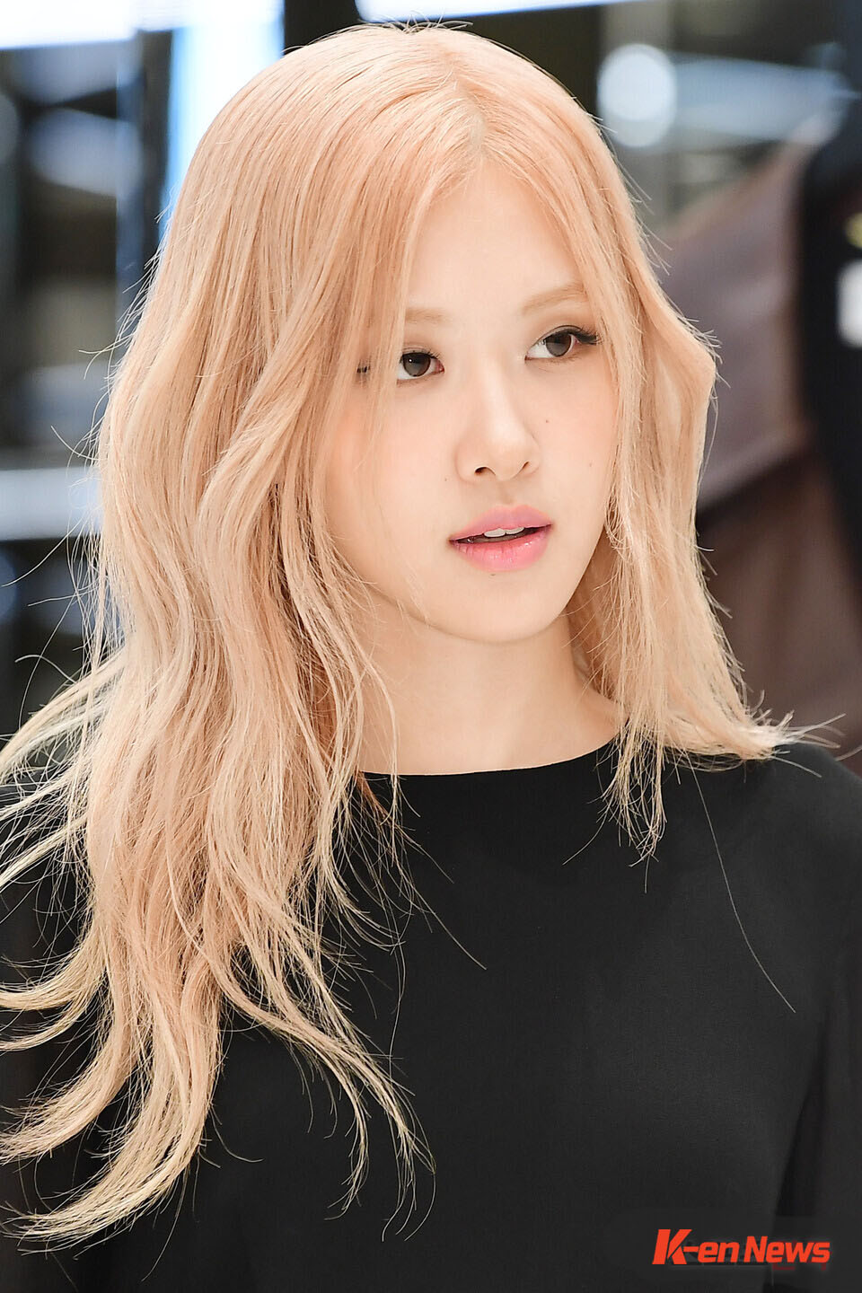 BLACKPINK's Rosé Signs Exclusive Contract with The Black Label
