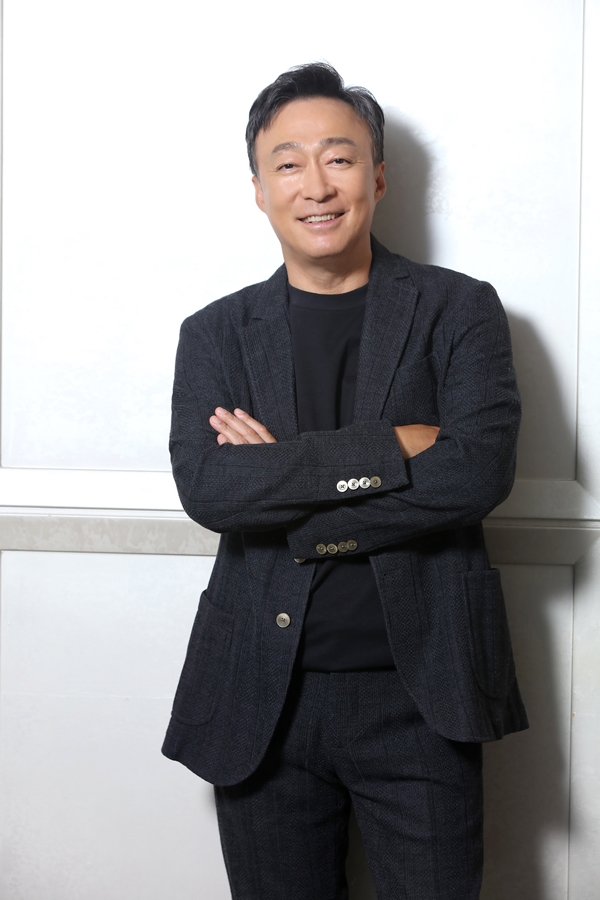 [Interview] 'Handsome Guys' Lee Sung-min Thrilled with Comic Role