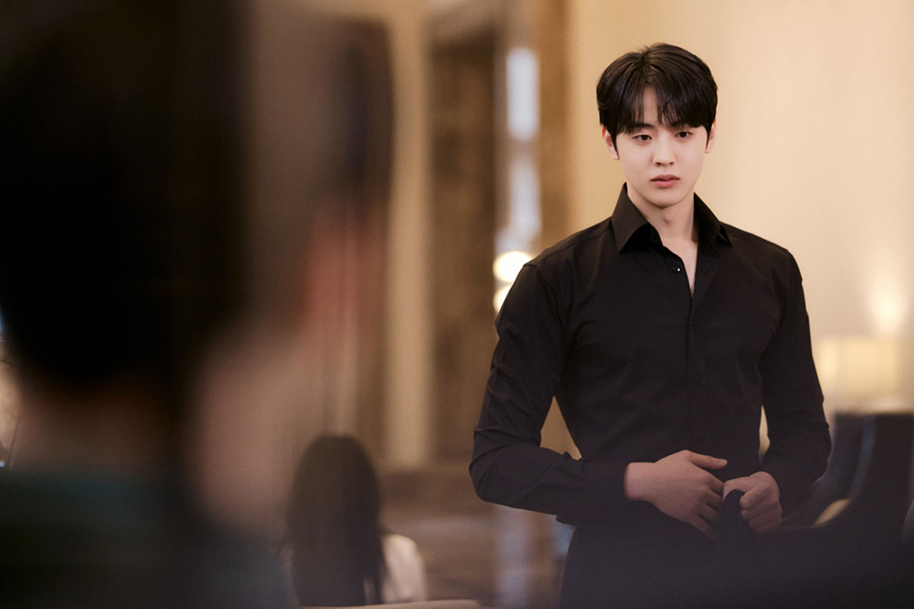 Kim Hyun-jin: Rising Heartthrob with Superior Looks and Charisma