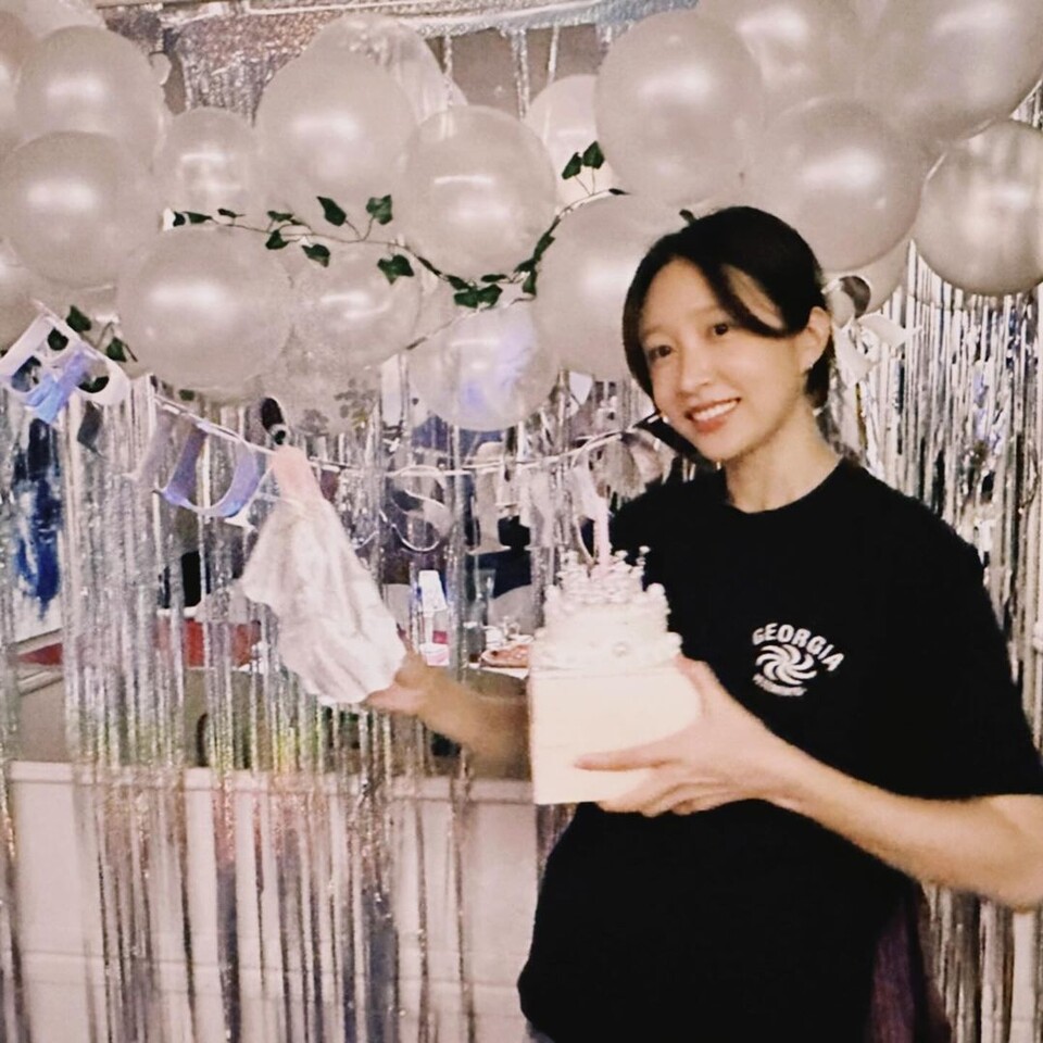 Hani of EXID Celebrates Bridal Shower with 'Cotton Candy' Members