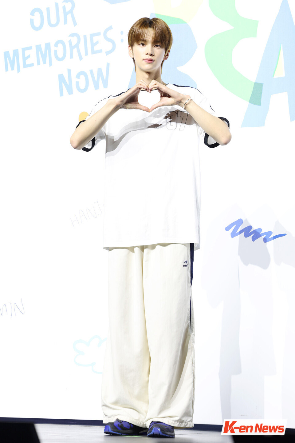 'Heartthrob Visual' TWS Shin Yu: "I Want to Shine as a Variety Star"