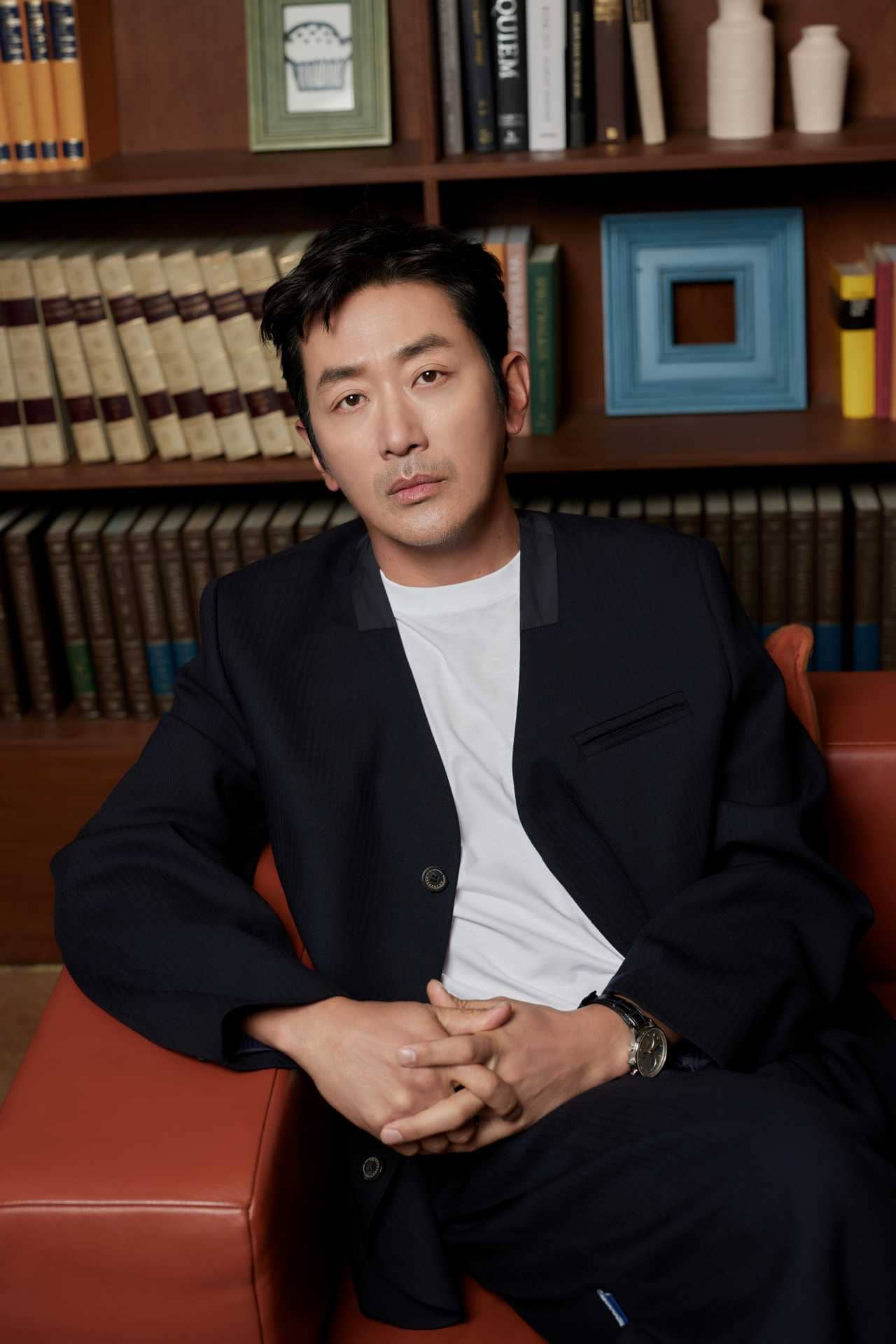 [Interview] Ha Jung-woo: "A Set Where 60 Actors United as One... Felt ...