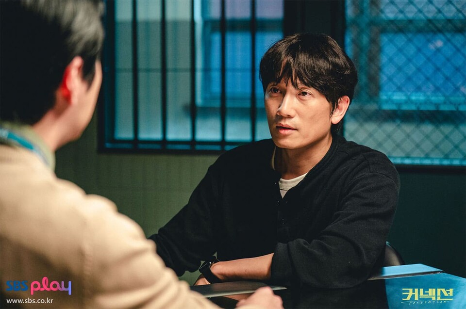 Ji Sung Captures Both Ratings and Buzz with 'Connection'