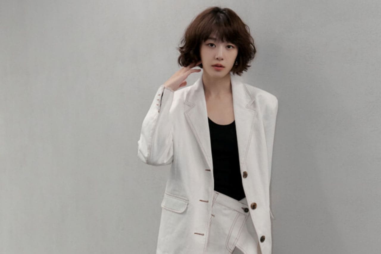 [Interview] Lee Ju-myung: "Blooming as an Actress through 'Like Flowers ...