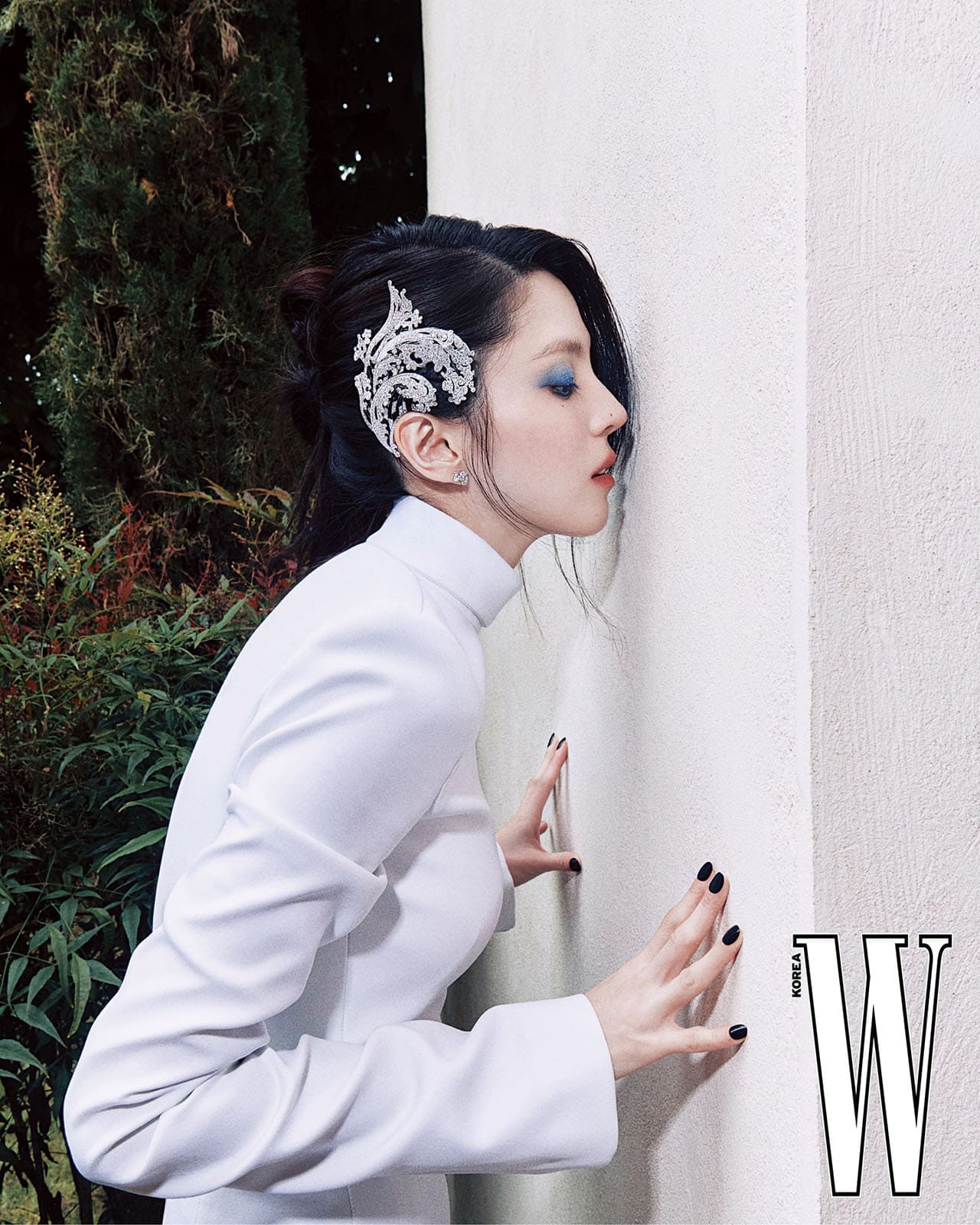 Han So-hee's Ethereal Elegance Captivates in Stunning New Photoshoot