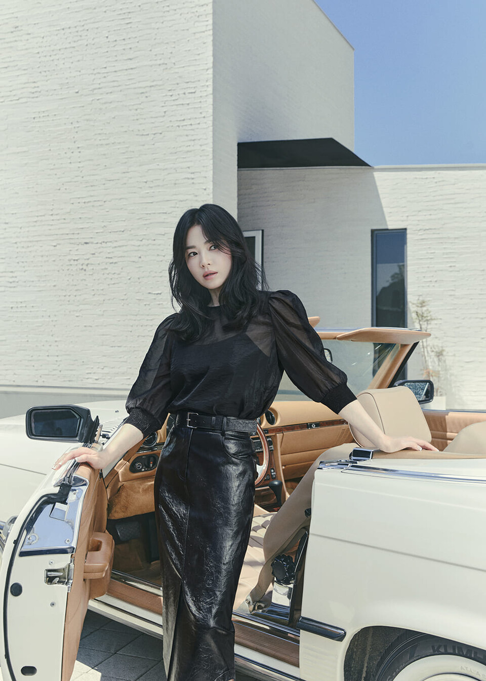 "Fall Already" Song Hye-kyo Stuns in Elegant Autumn Photoshoot
