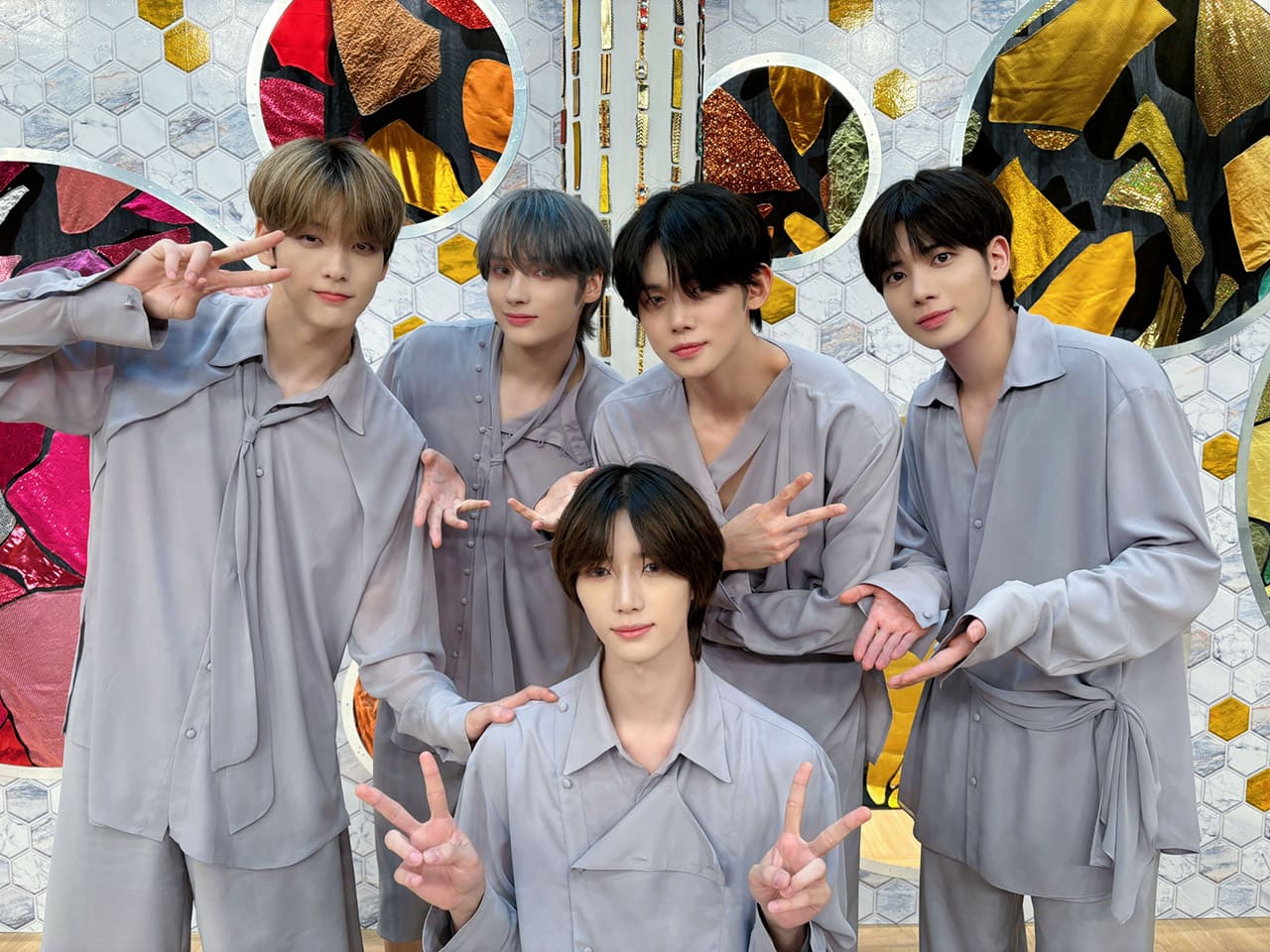 TXT Japanese Single 'CHIKAI' Tops Japan Oricon Chart on First Day