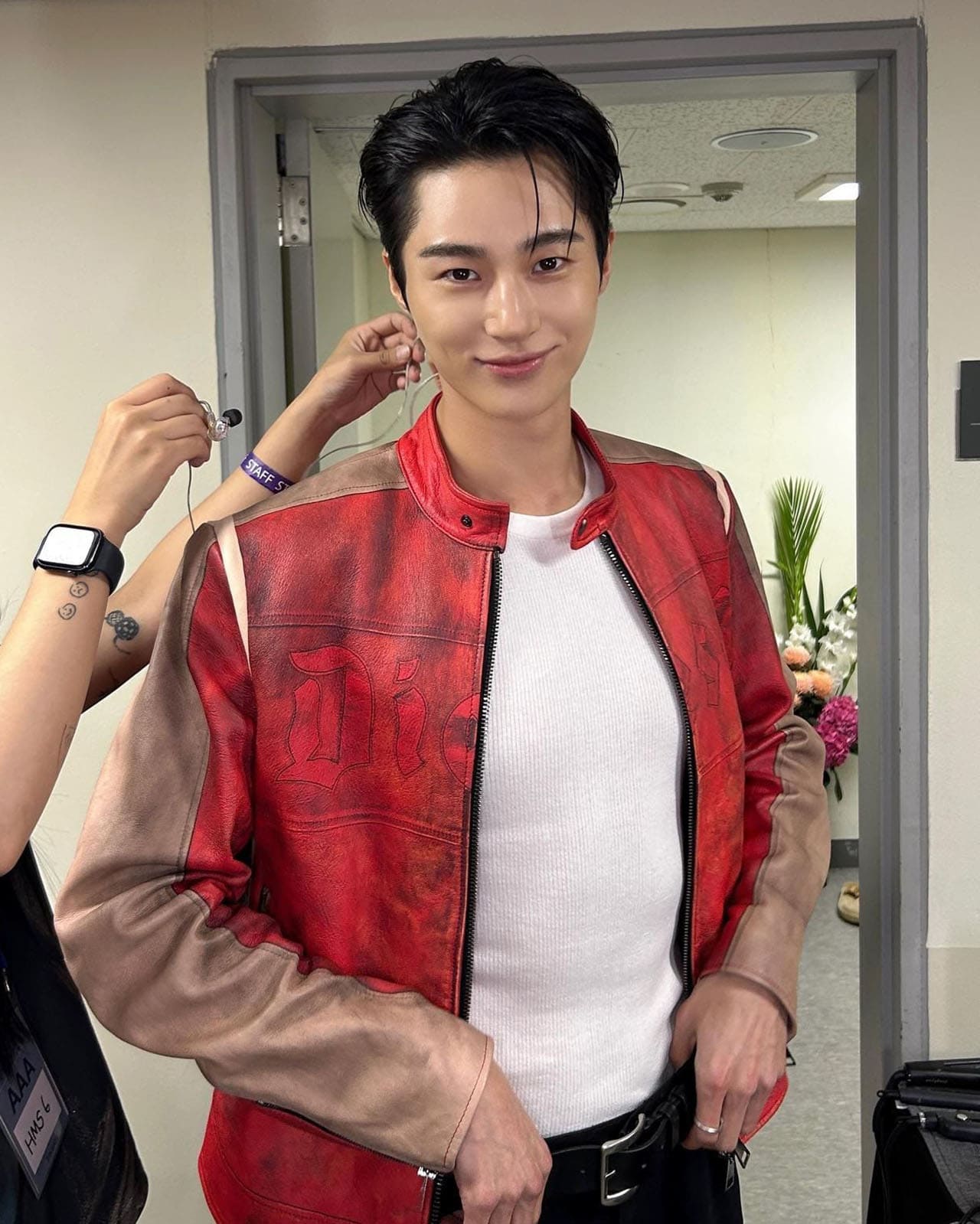 Byeon Woo-seok Impresses Fans with 'All-Back Hair' Look at Fan Meeting