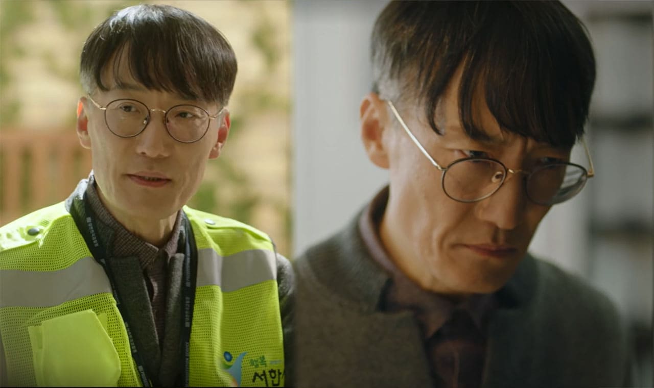 'Miss Night and Day' Is Hospital Director Jung Jae-sung the Serial Killer?