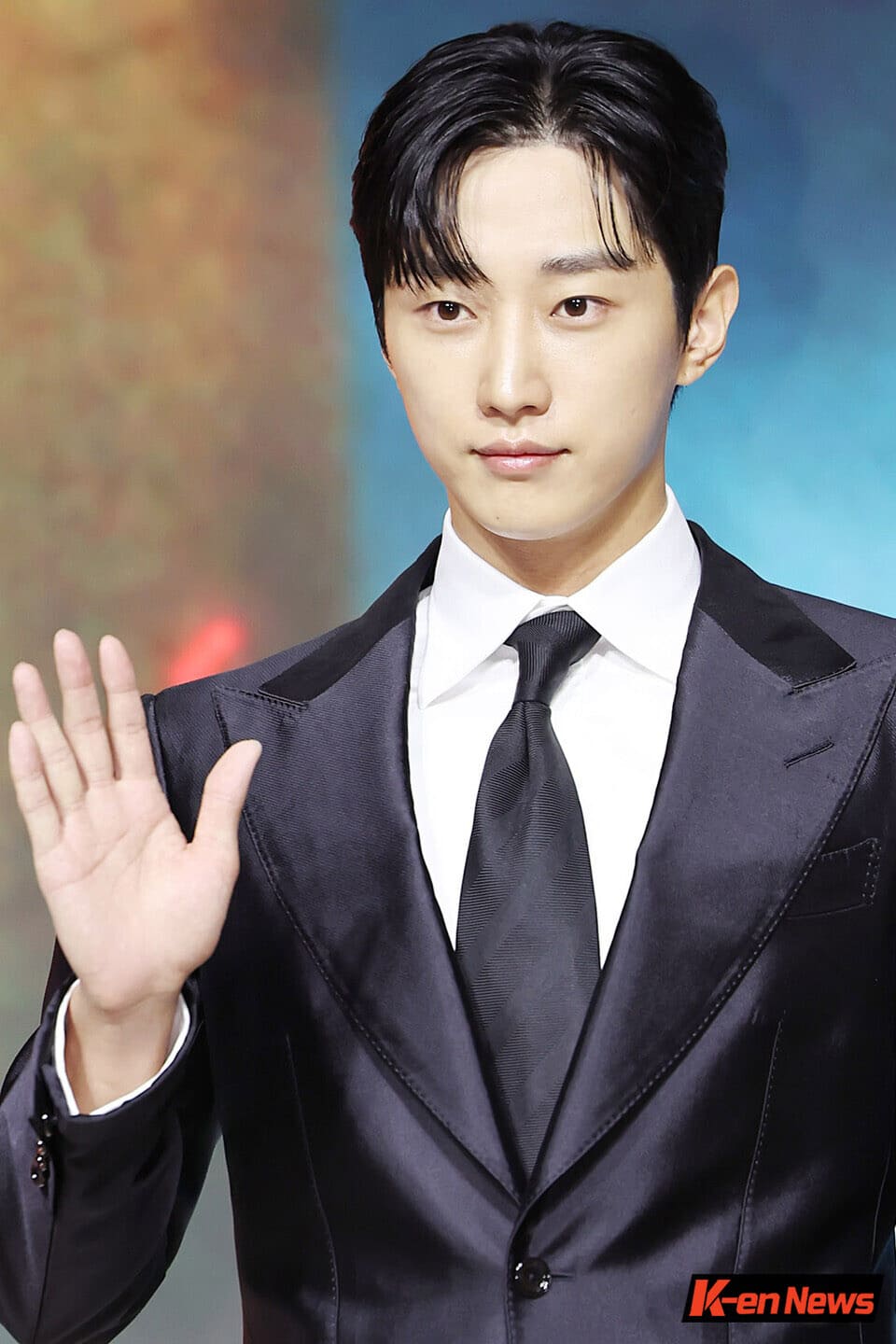 'Sweet Home' Jin-young Stuns in a Heart-throbbing Suit Fit