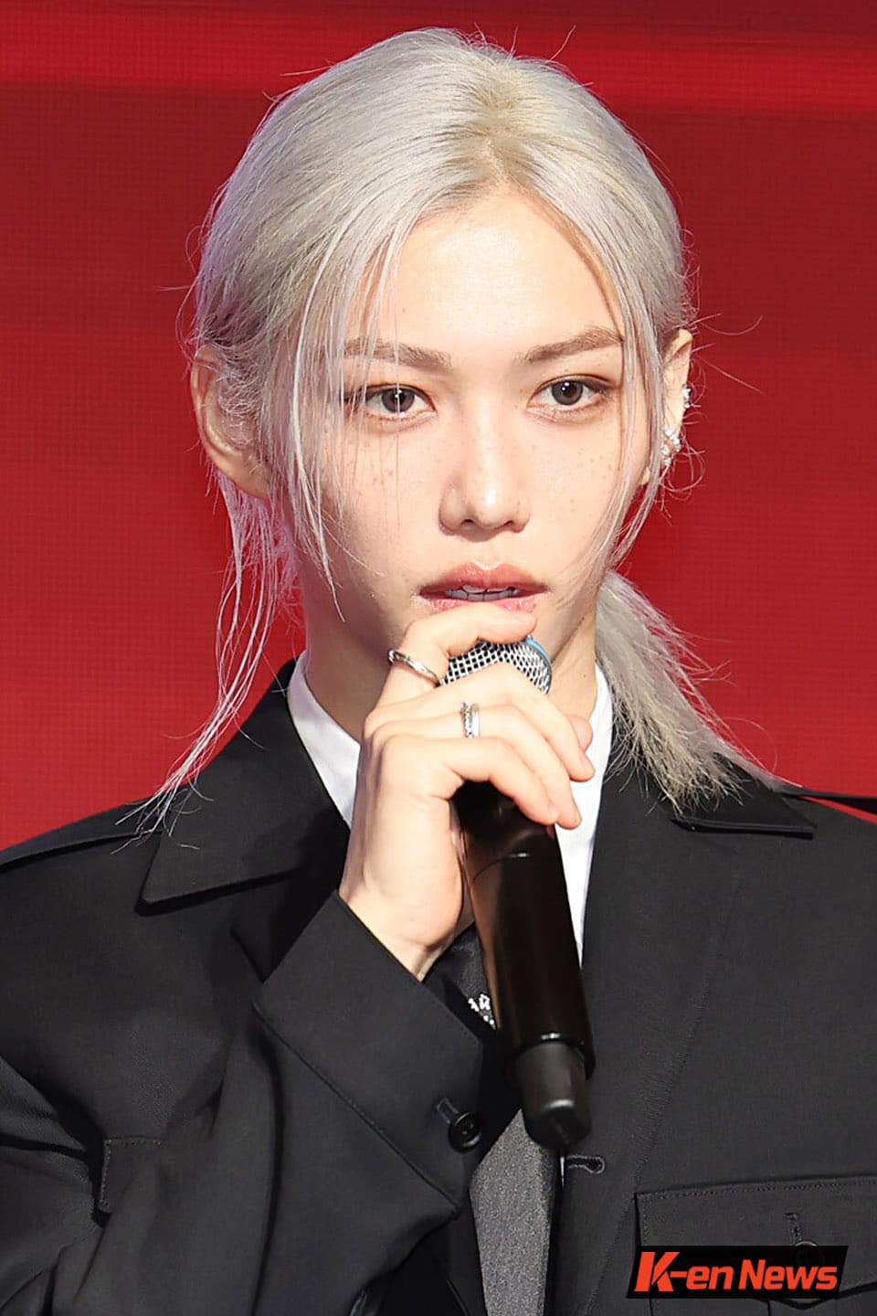 Stray Kids Felix, Find the differences between two photos