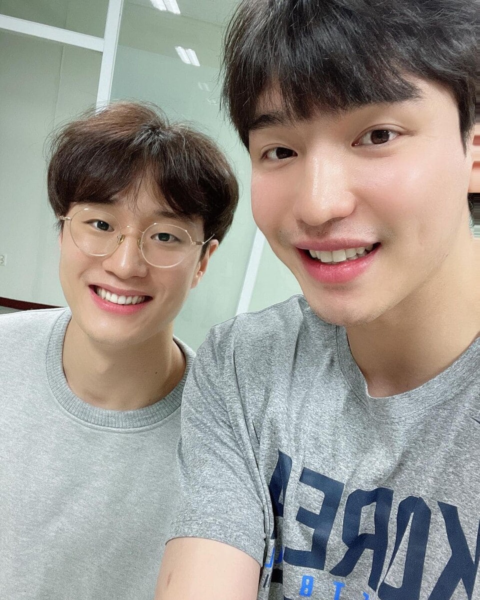 Hwang Jung-eum ♥ Kim Jong-kyu: "Jong-kyu, Get a Grip" Floods Social Media