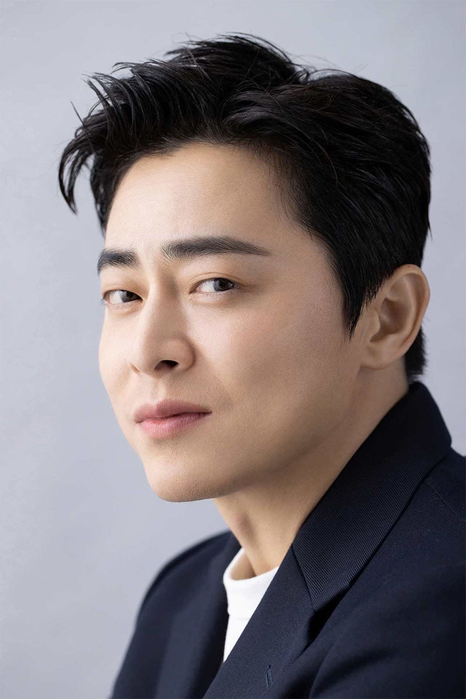 [Interview] Jo Jung-suk on Wearing High Heels and Fitting 100 Dresses