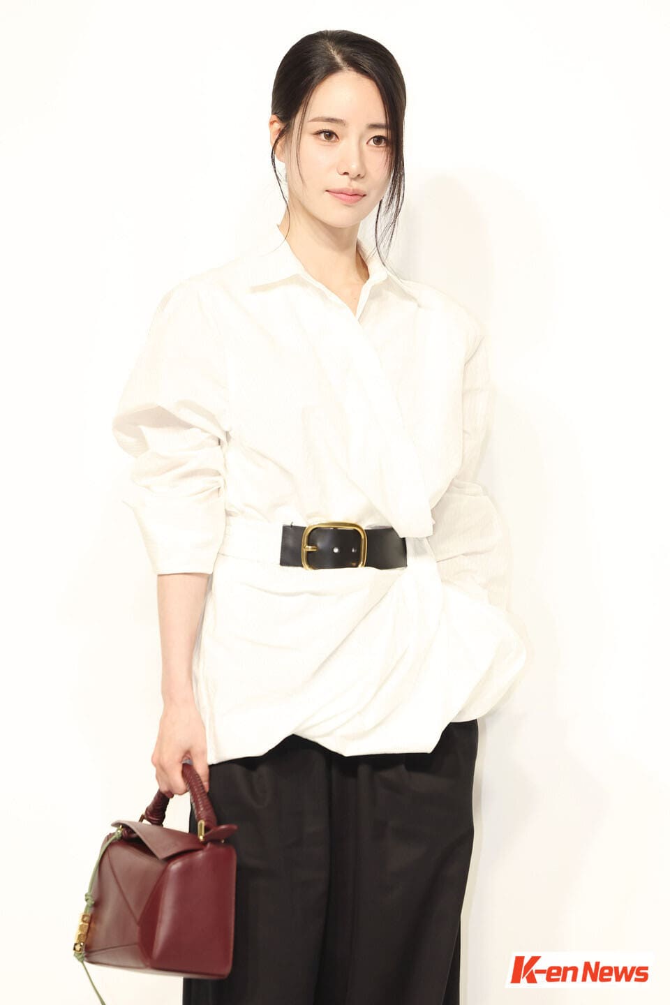Lim Ji-yeon Exudes Charisma with Intense Gaze