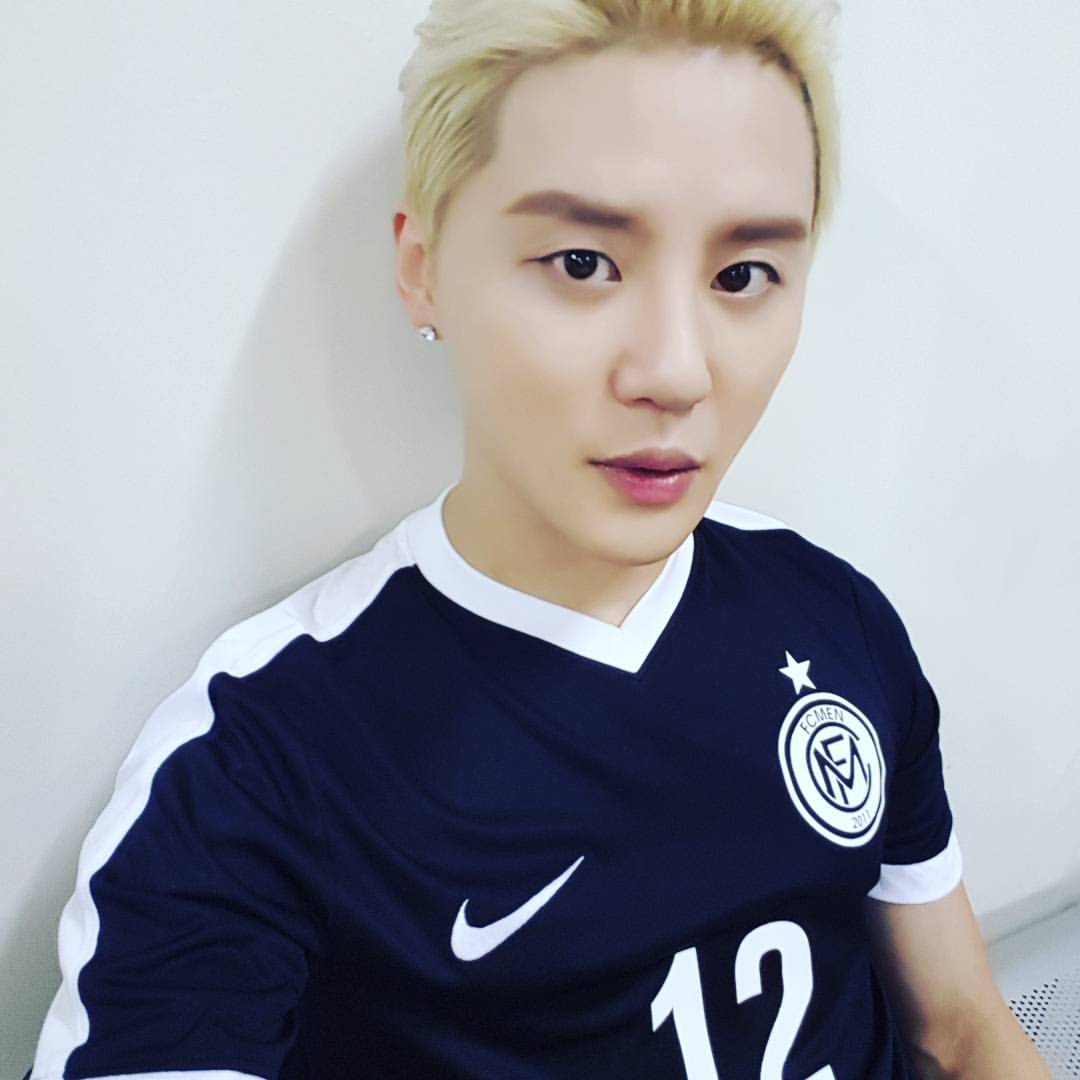 "Soccer Enthusiast" Kim Jun-su to Showcase His Soccer Skills on TV for ...