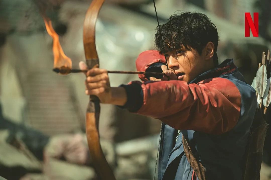 [Interview] 'Badland Hunters' Star Lee Jun-young: "No Time to Rest ...
