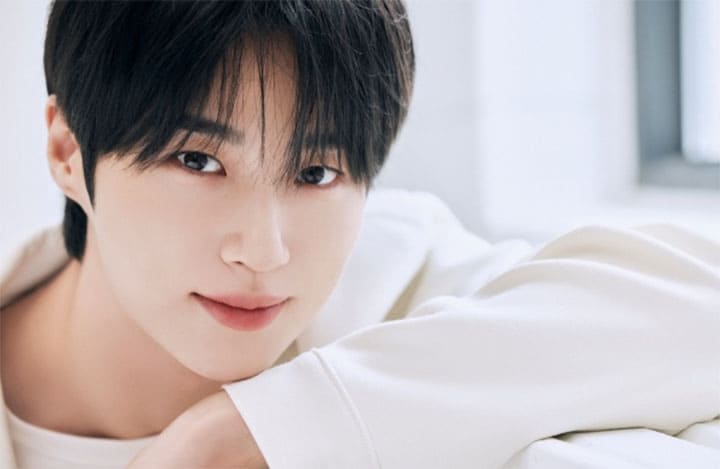 Byeon Woo-seok Stuns with Bold Red Lips, Showcasing a New Side of ...