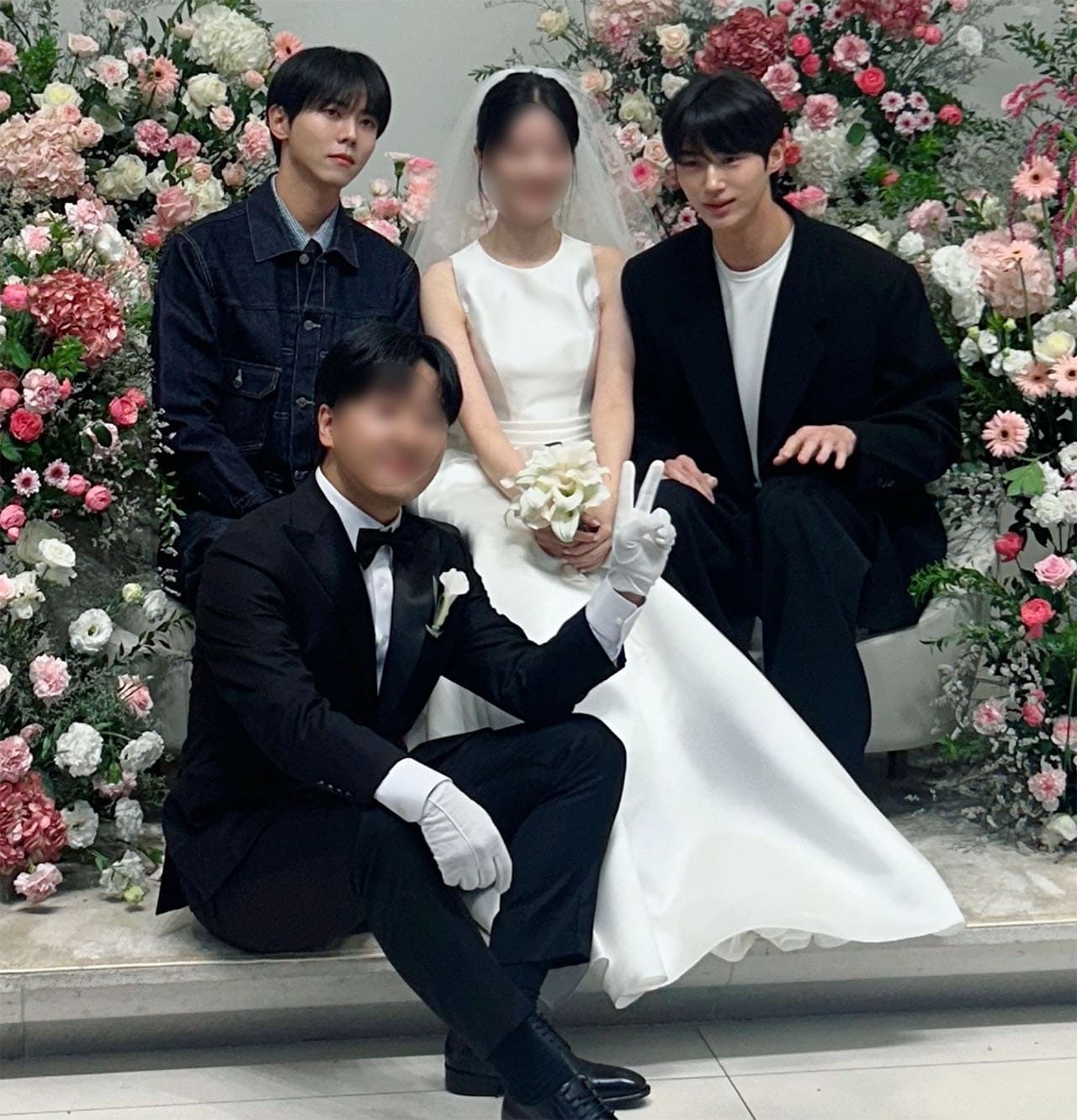 Byun Woo-seok and Joo Woo-jae Shine at Friend’s Wedding