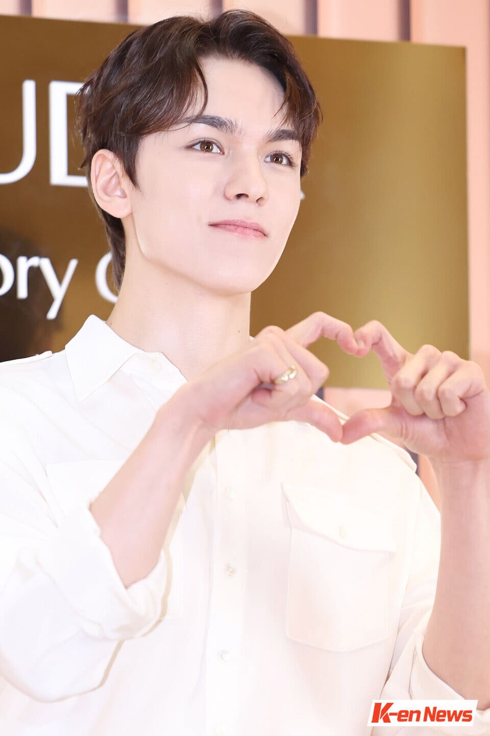 SEVENTEEN's Vernon Radiates Elegance in All-White