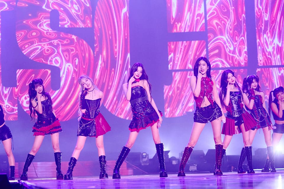 IVE Proves Endless Growth with Encore Concert Alongside DIVE