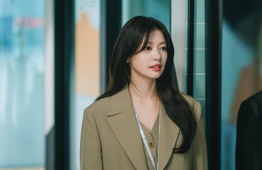 Jung So-min Returns with New Drama 'Love Next Door,' Showcasing Her 200% Sync with K-Daughter Role