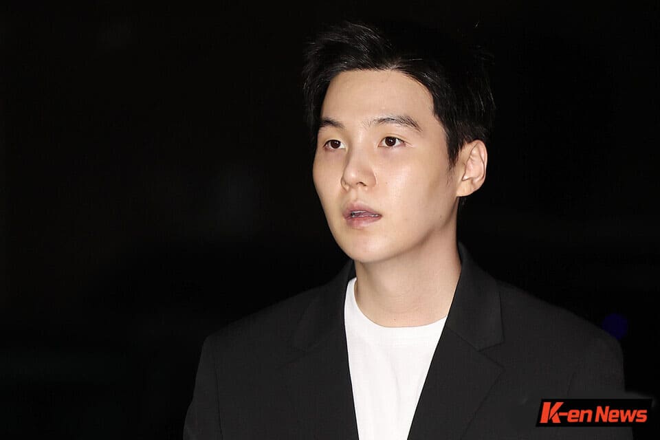 BTS Suga Issues Handwritten Apology; Public Reacts: "Too Harsh"