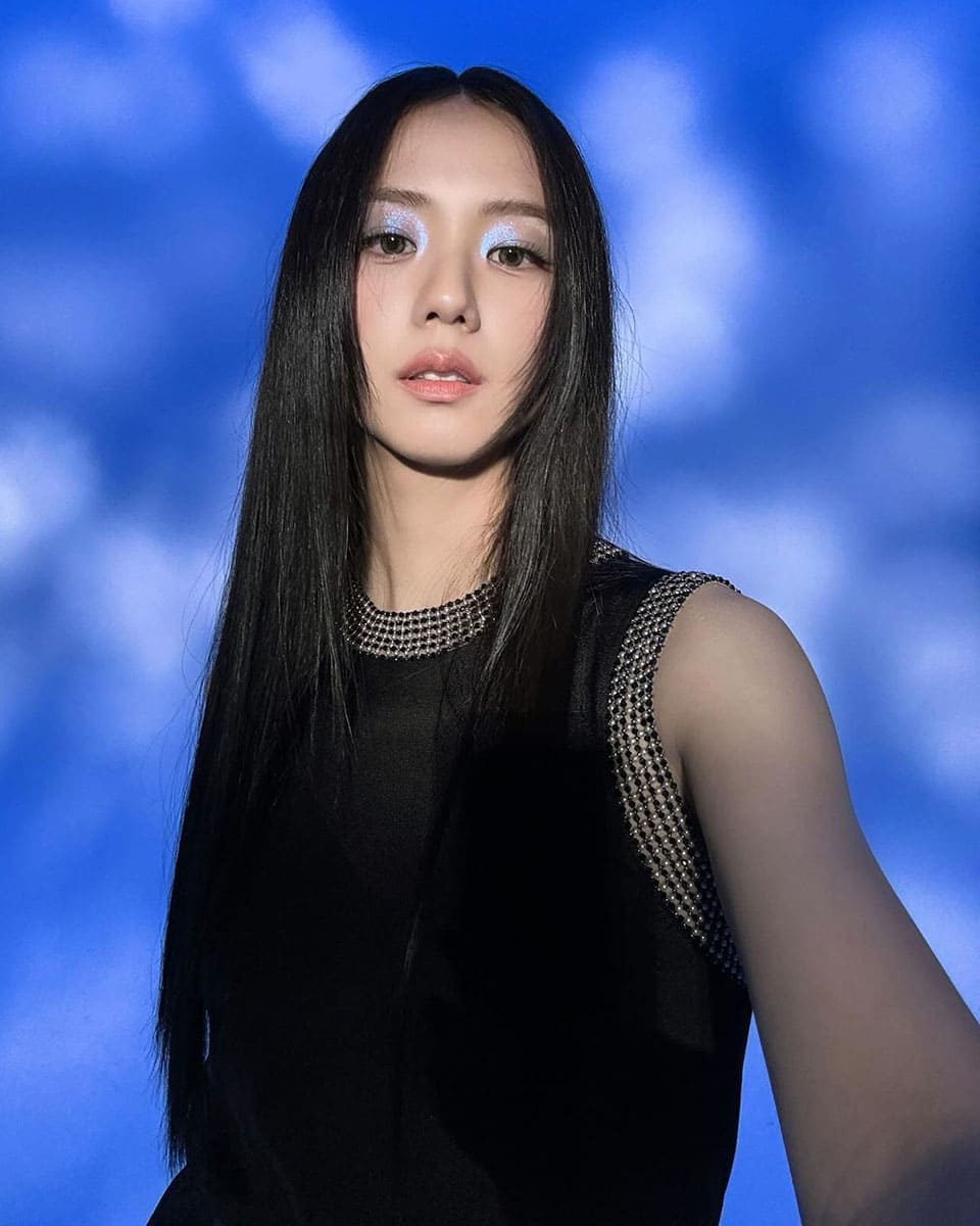 BLACKPINK’s Jisoo Stuns in Ethereal Blue-Themed Photoshoot