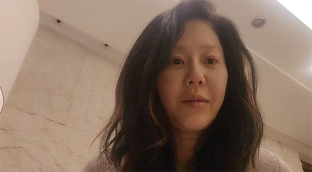 Ko Hyun-jung, 53, Shows Off Flawless Bare Face, Contemplates YouTube ...