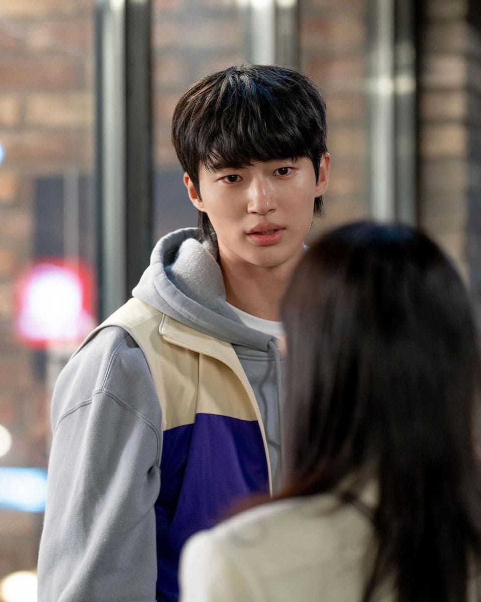 Byun Woo-seok Turns into a Charming Convenience Store Clerk with Dimples