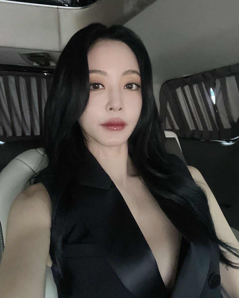 Han Ye-seul’s Daring Look Steals the Spotlight – Sexy Vibes Unstoppable