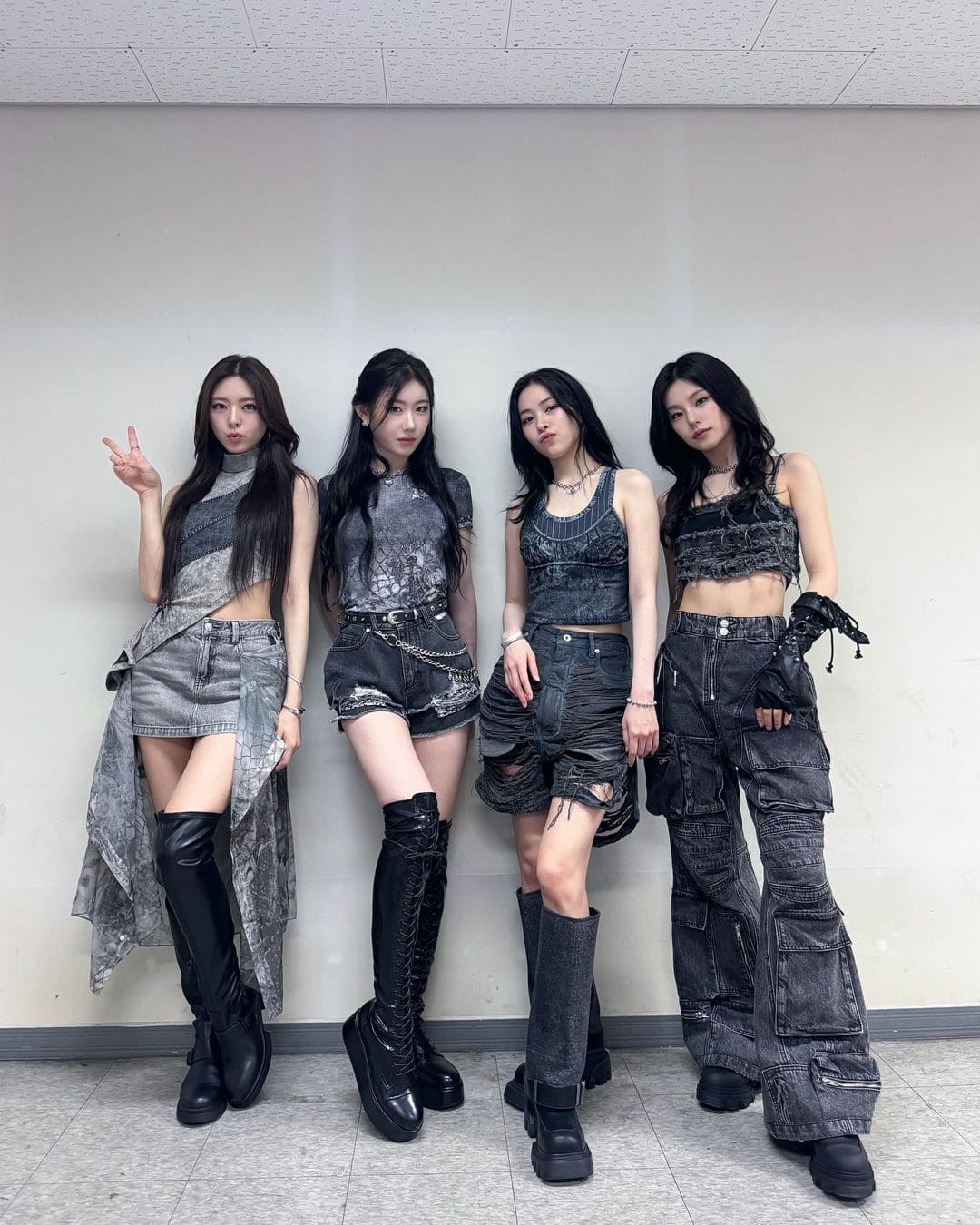 ITZY to Make Full-Group Comeback with Double Title Tracks 'GOLD' and ...